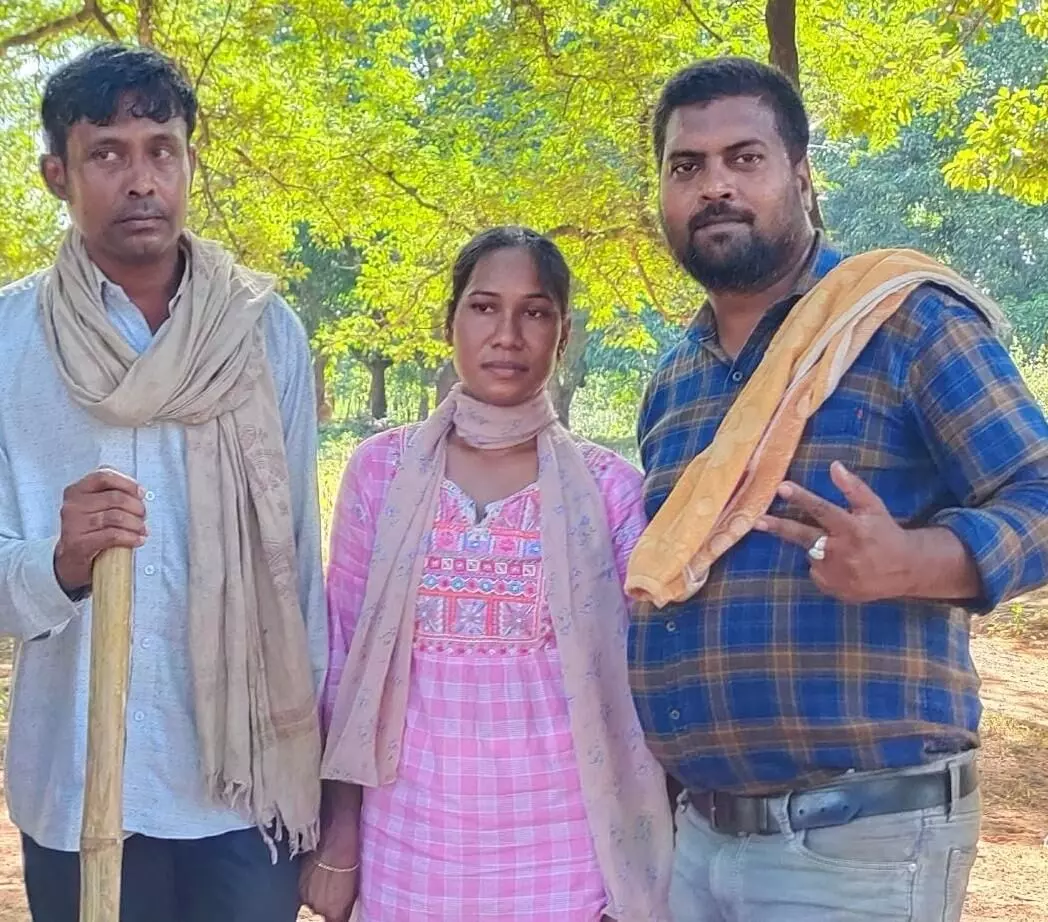 BIG BREAKING: अपहरित इंजीनियर अजय रोशन लकड़ा को माओवादियों ने किया रिहा ...