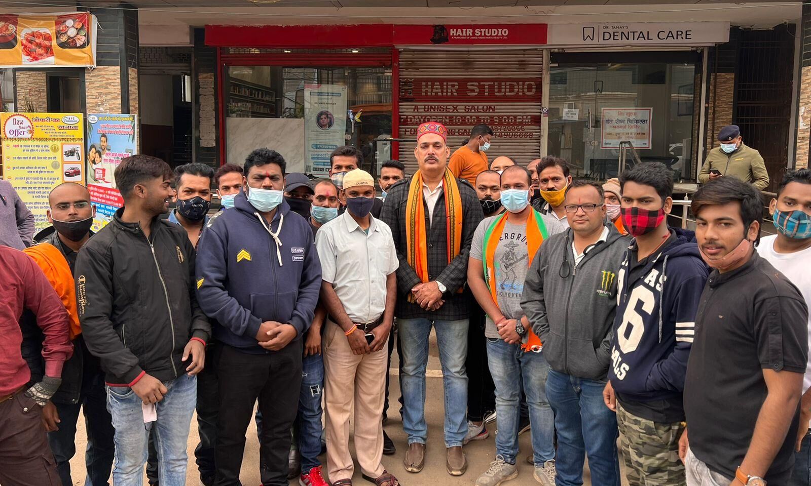 जावेद हबीब विवाद: भाजपा ने जावेद हबीब का स्टोर कराया बंद.. बोर्ड पर ...