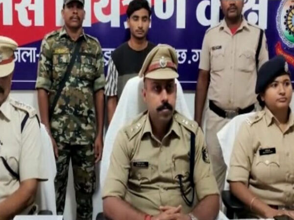 CG: IPS का फेसबुक प्रोफाइल बनाकर मांगता था रूपए, छत्तीसगढ़ पुलिस ने आरोपी को यूपी से धर दबोचा ...