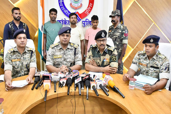 CG Naxali News-तीन इनामी नक्सली गिरफ्तार, दो पर था 8-8 लाख का इनाम ...