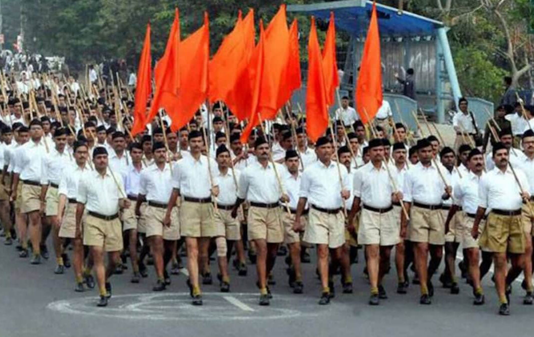 सरकारी कर्मचारी अब RSS के कार्यक्रमों में हो सकेंगे शामिल, केंद्र सरकार ...