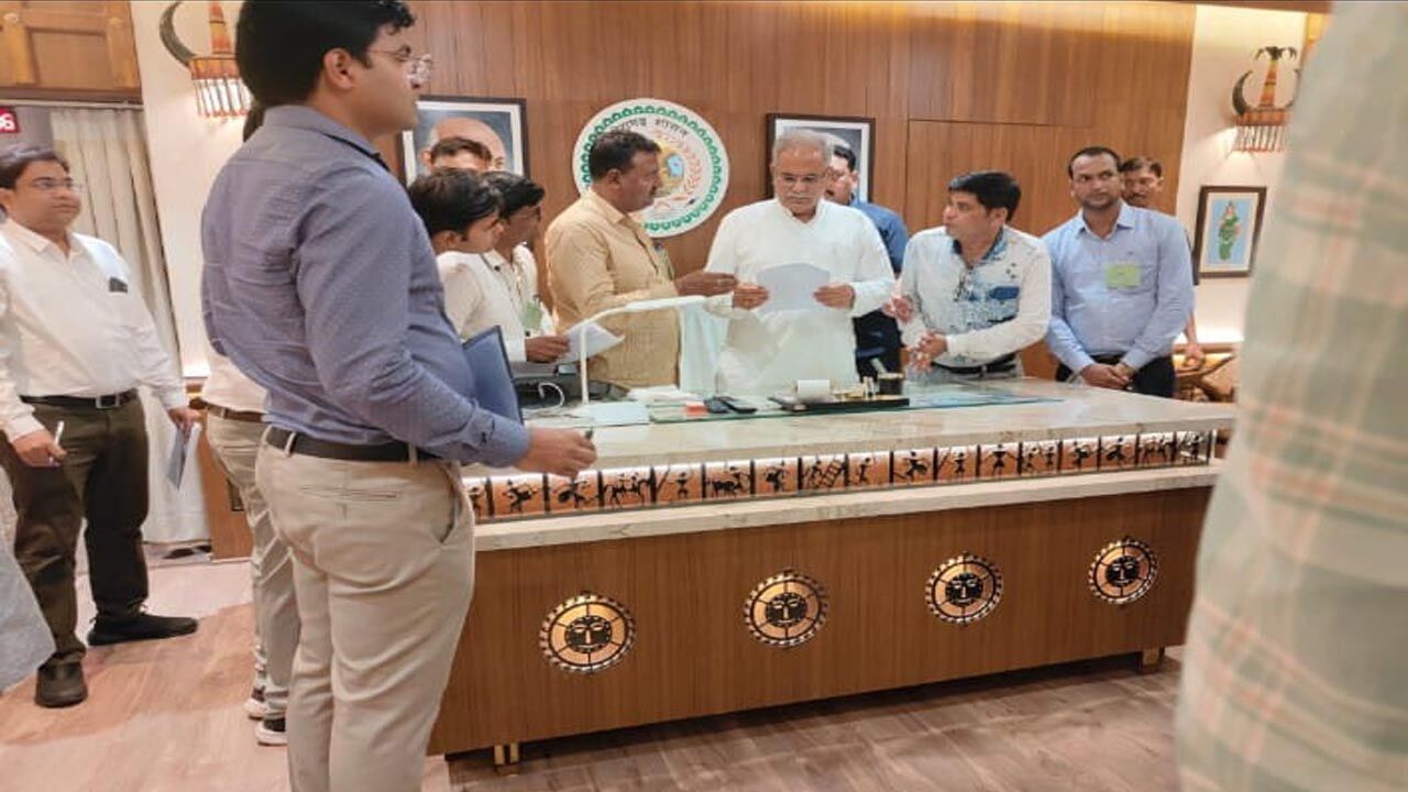 CG Shikshak Federation: शिक्षक फेडरेशन के नेताओं ने CM भूपेश से की ...