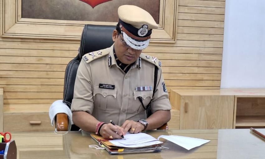 IPS AJAY YADAV: अजय यादव ने सम्हाला प्रदेश के सबसे बड़े पुलिस रेंज ...