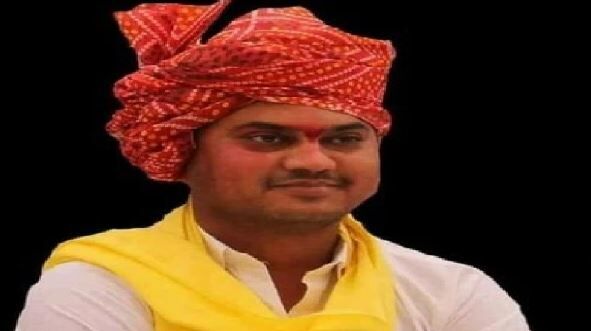 Hiralal Alawa Biography: कांग्रेस के मनावर प्रत्याशी हीरालाल अलावा को ...