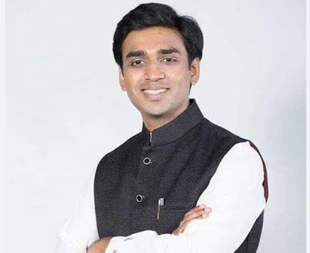 Dr Vikrant Bhuria Biography: कौन हैं झाबुआ से कांग्रेस उम्मीदवार विक्रांत भूरिया | Vikrant ...