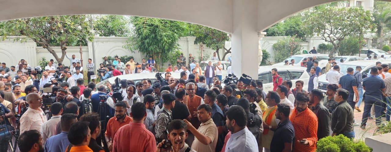 CG माथुर, मांडविया, नबीन, साव, डॉ. रमन से मिले भाजपा के नवनिर्वाचित ...