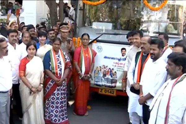 Telangana: कांग्रेस की सरकार बनते ही महिलाओं के लिए मुफ्त यात्रा शुरू ...