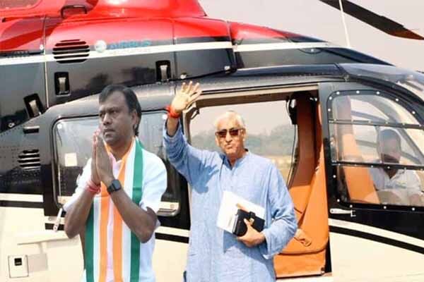 CG Election 2025: निकाय चुनाव में कांग्रेस नेताओं की हवाई उड़ान: हेलीकाप्‍टर से दौरा कर रहे ...